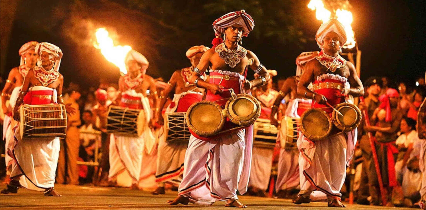L'Esala Perahera de Kandy au Sri Lanka : Le plus beau festival du pays