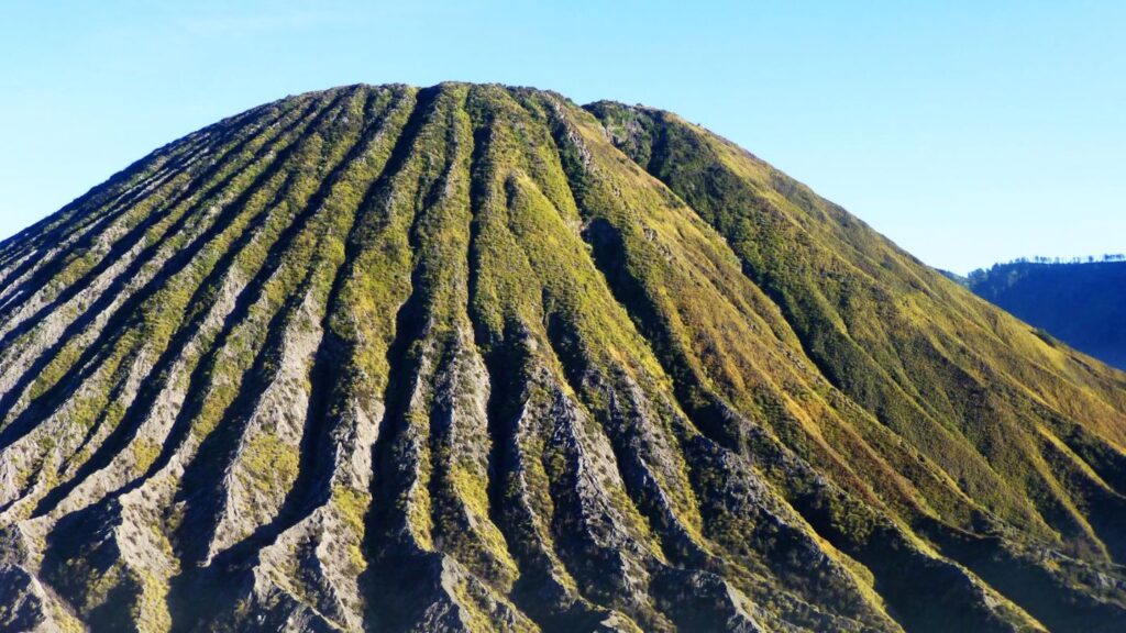 Volcan Bromo à Java : Guide complet pour un lever de soleil magique