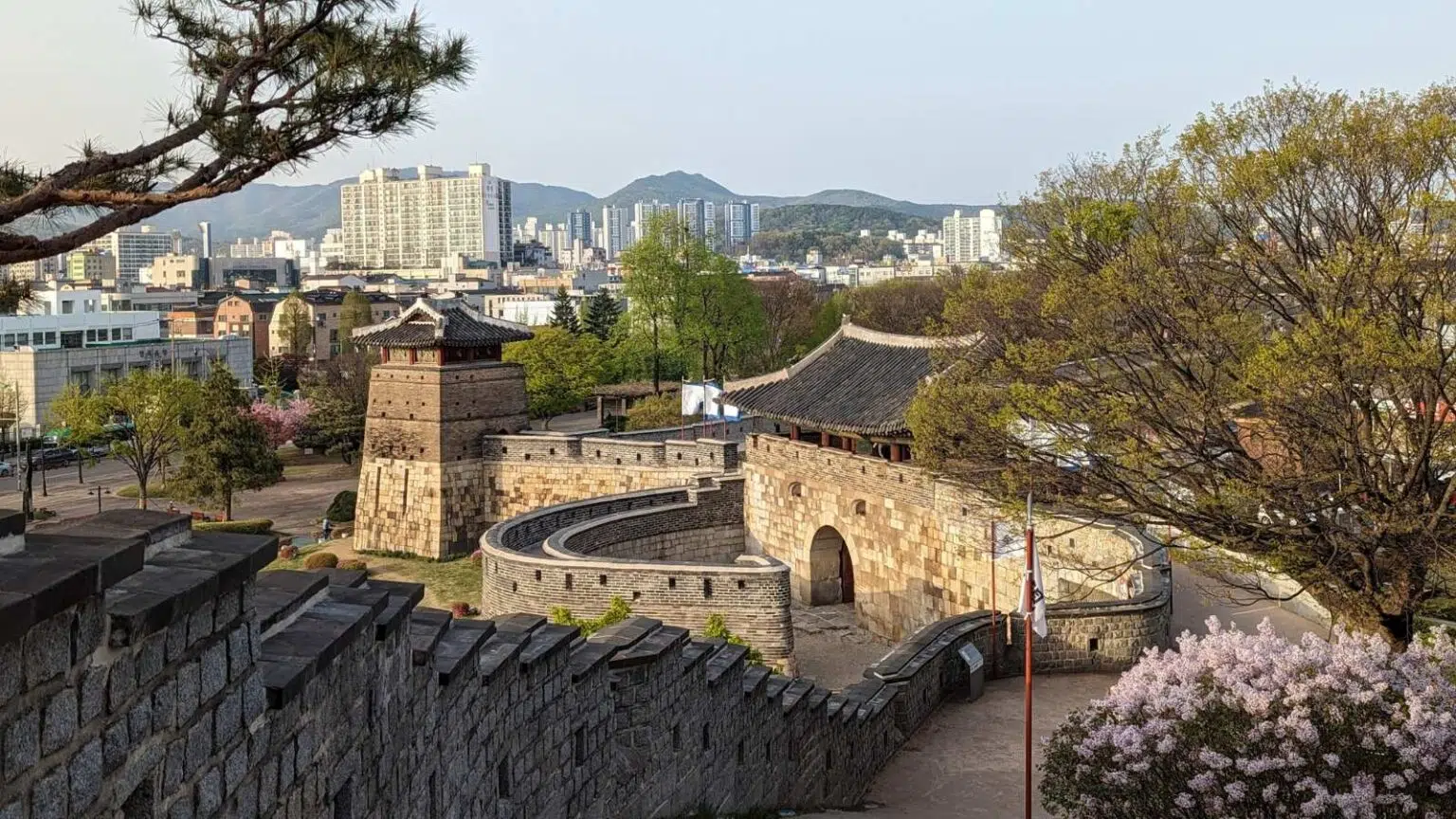 La Forteresse de Suwon en Corée du Sud : Le guide complet