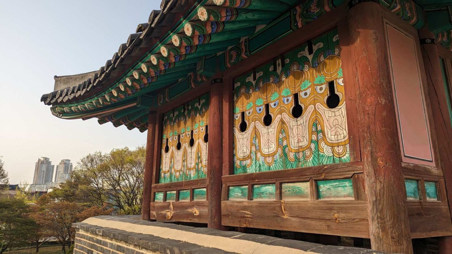 La Forteresse de Suwon en Corée du Sud : Le guide complet