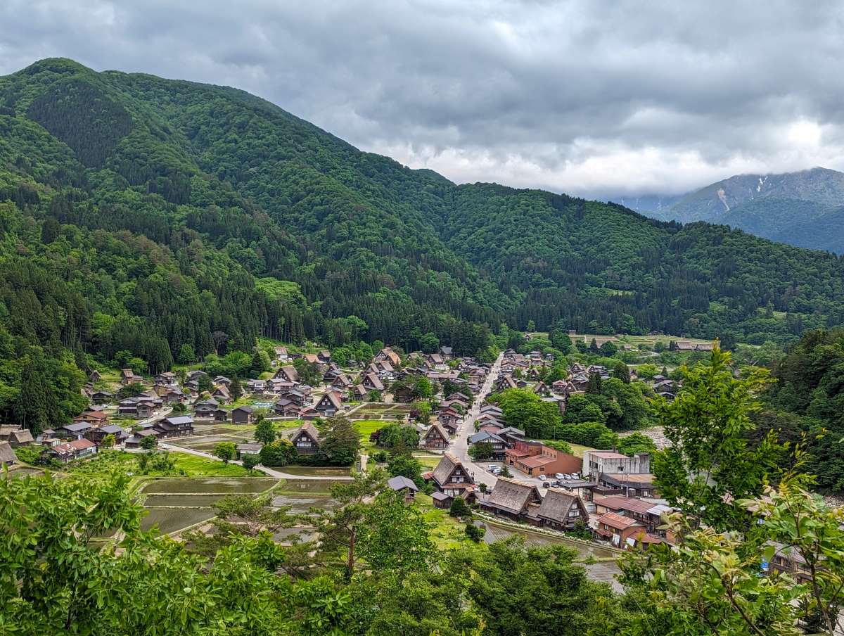 Pourquoi le village de Shirakawago est Incontournable au Japon